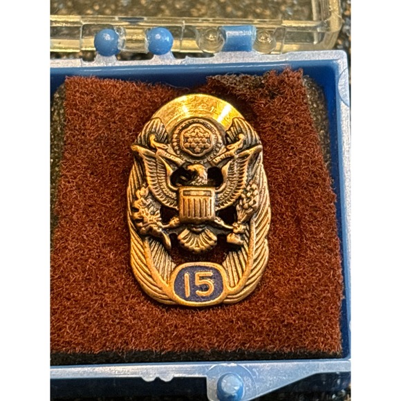 Accessories | Vintage Us Army 15 Years Service Lapel Pinback Badge ...
